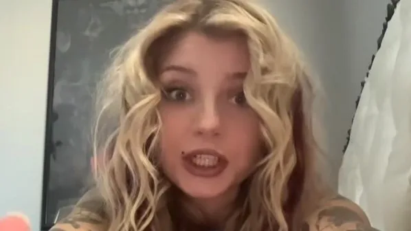 Sad Spice: la Tiktoker che dorme in una bara