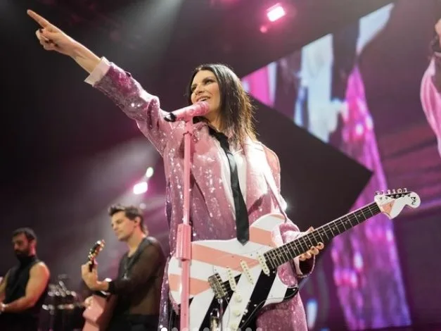 Laura Pausini: “Amerò sempre il palco di Sanremo” - Trash Italiano