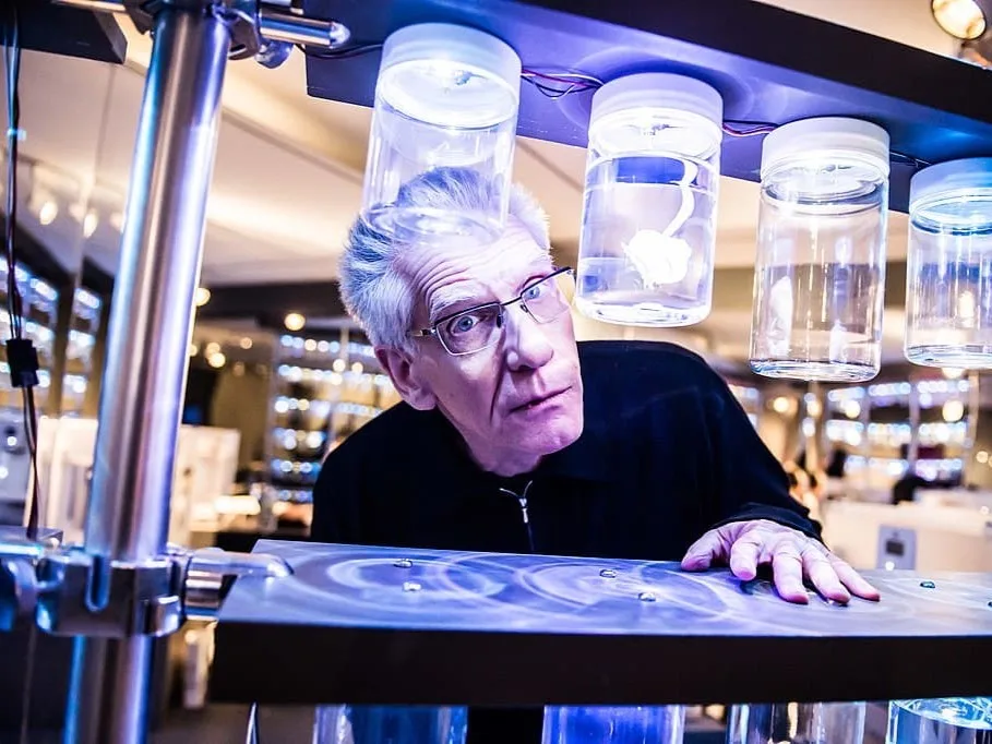 David Cronenberg, il trailer di “The Shrouds” - Trash Italiano