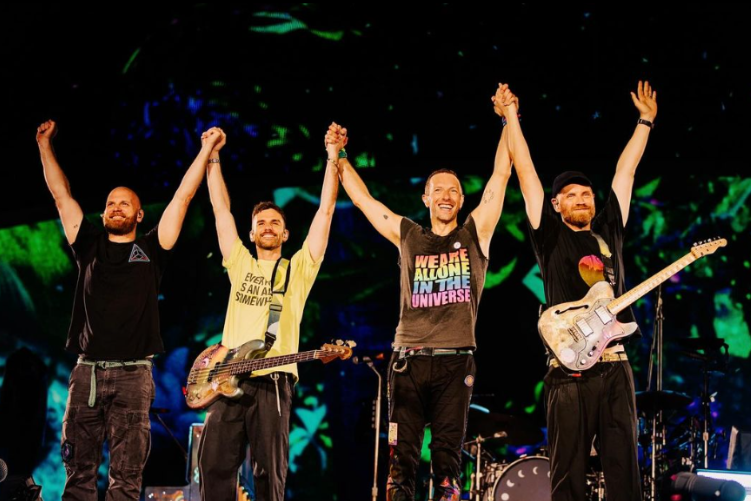 I Coldplay fischiati a Bucarest per un ospite "scomodo" - Trash Italiano