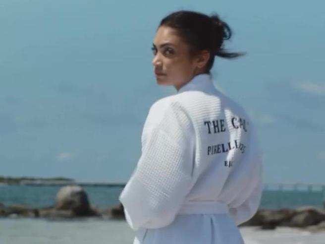 Elodie Nel Calendario Pirelli 2025 Trash Italiano