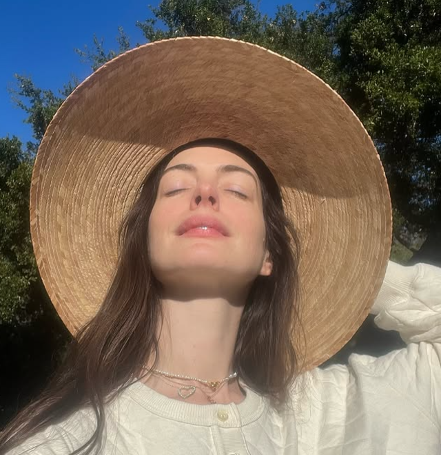 Anne Hathaway torna sullo schermo con Joseph Gordon-Levitt - Trash Italiano